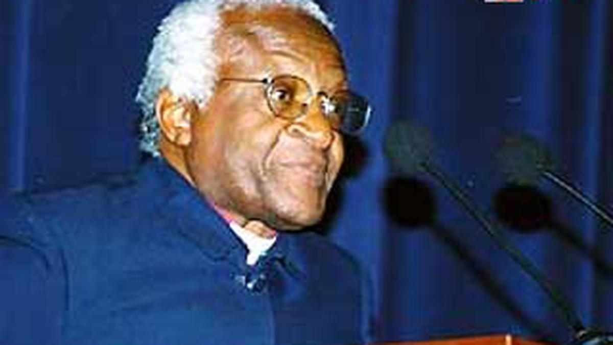 Desmond Tutu: Bush dan Blair Harus diadili - Global Liputan6.com