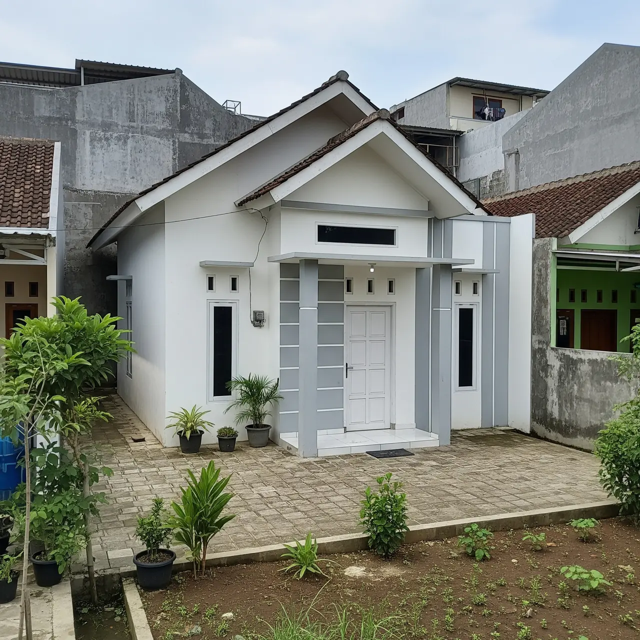 9 Model Rumah Sederhana Warna Putih di Lahan Terbatas, Pilihan Desain ...