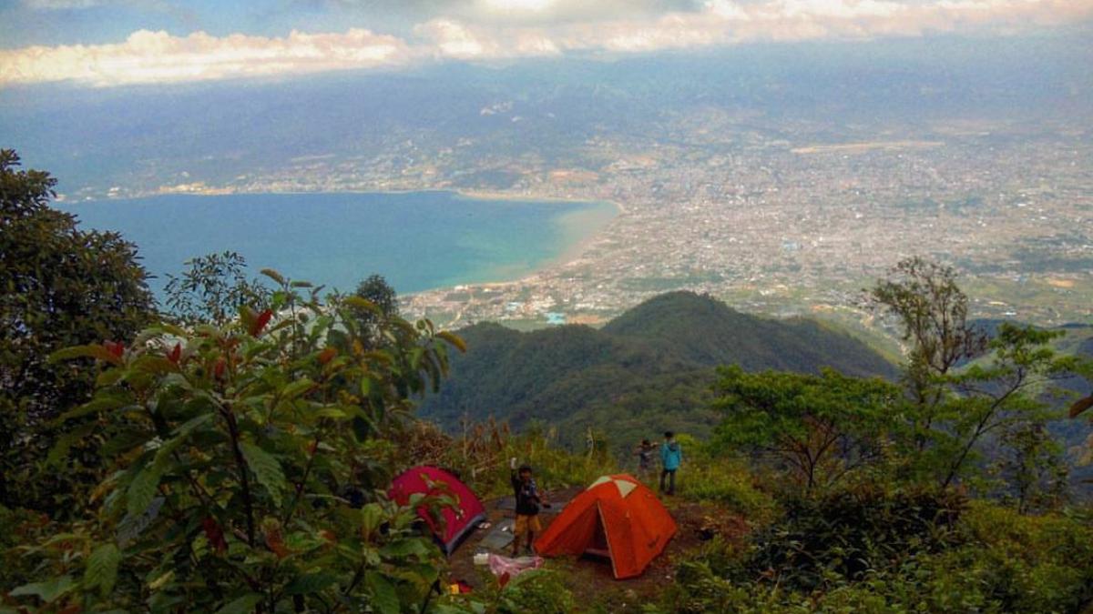 6 Fakta Menarik Gunung Gawalise di Sulawesi Tengah, Posisi Terbaik ...