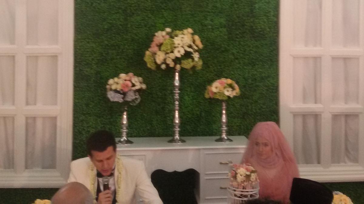 Pernikahan Sakral, Stuart Collin Resmi Jadi Suami Risty Tagor - ShowBiz ...