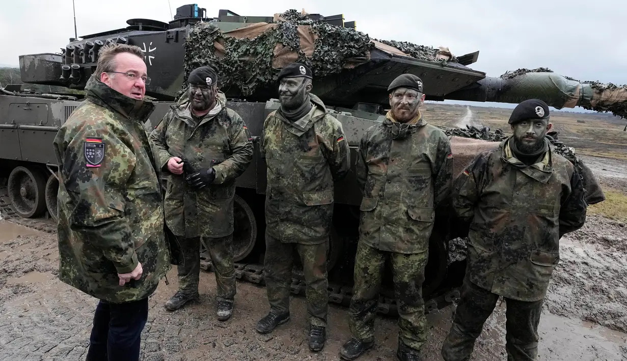 Jerman Unjuk Kemampuan Tempur Tank Leopard 2A6 - Foto Liputan6.com