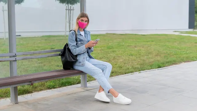 40 Contoh Kata-Kata Menanti Seseorang untuk Story Instagram - Ragam ...