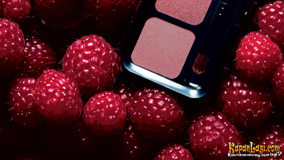 Passions of Red Lip and Eye Compacts - Photo Fimela.com