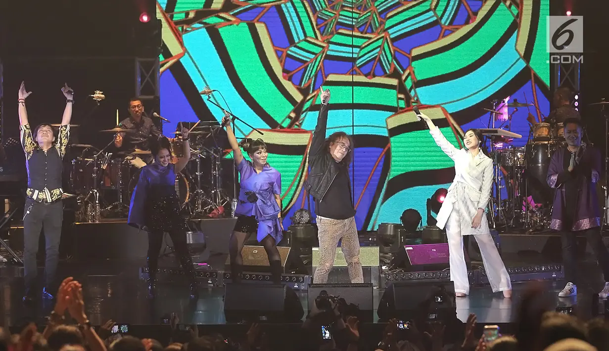 FOTO: Syahdunya Konser 30 Tahun Karier Musik KLa Project - Foto ...