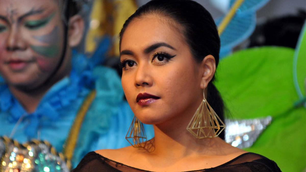 Ibunda: Denada Punya Banyak Persoalan - ShowBiz Liputan6.com