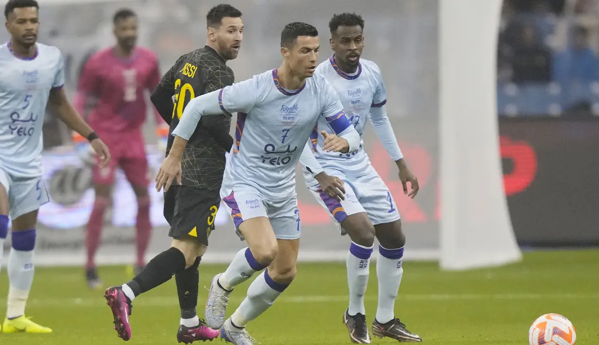 Foto: Melihat Lagi Duel Ronaldo Vs Messi di Lapangan Hijau, PSG Bungkam ...