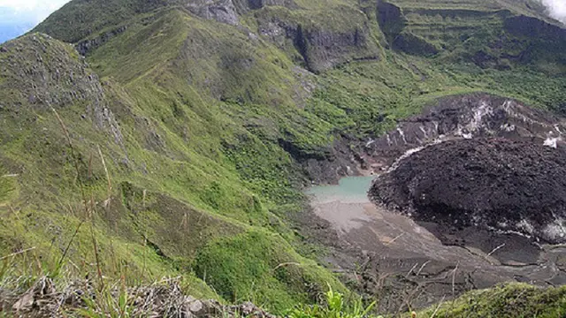 Rentetan Gempa Vulkanik di Gunung Awu Sangihe, Pertanda Apa? - Regional ...