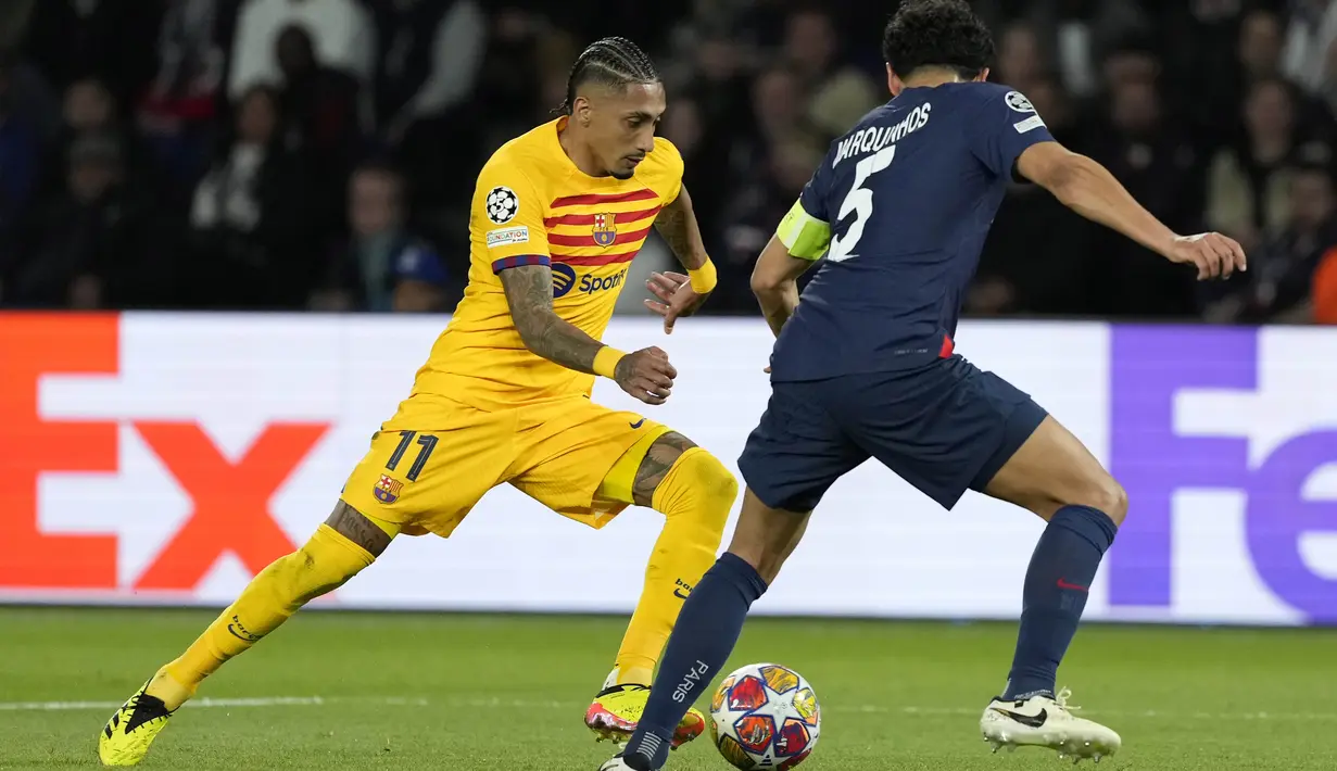 Foto: Aksi Gemilang Rapinha, Borong 2 Gol Bawa Barcelona Bungkam PSG di ...