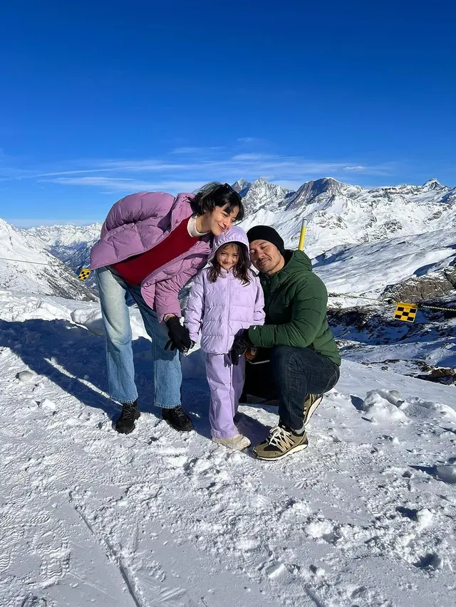 6 Potret Perjalanan Cinta Putri Marino dan Chicco Jerikho, Akui Menyesal Nikah Muda - Hot ...