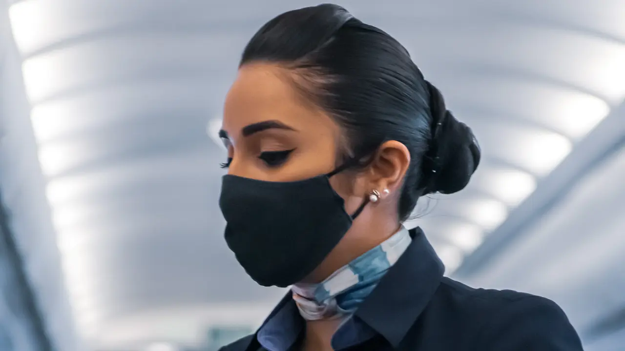 Alasan Rambut Pramugari Harus Disanggul Saat Bertugas - Lifestyle ...