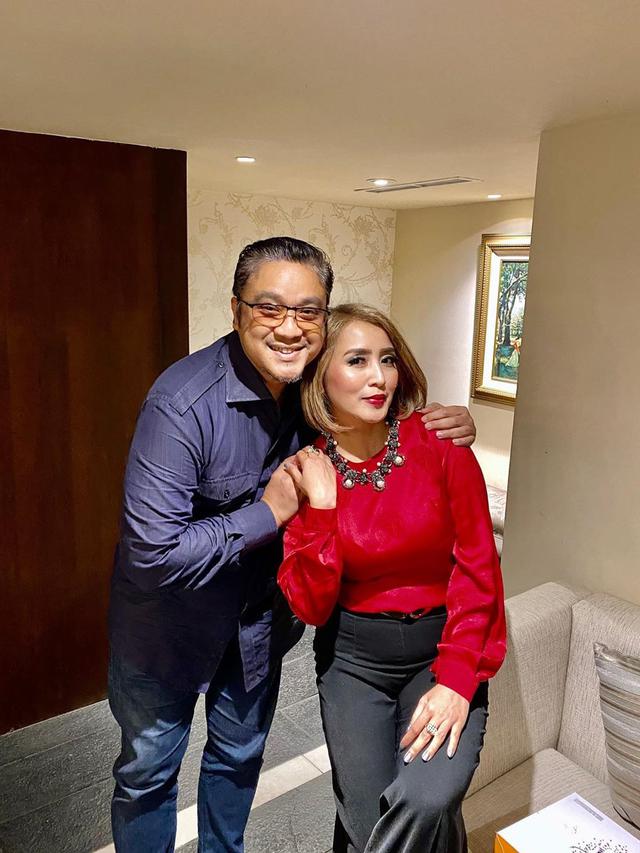 7 Potret Mesra Dede Yusuf dan Istri yang Jarang Terekspos - Hot Liputan6.com