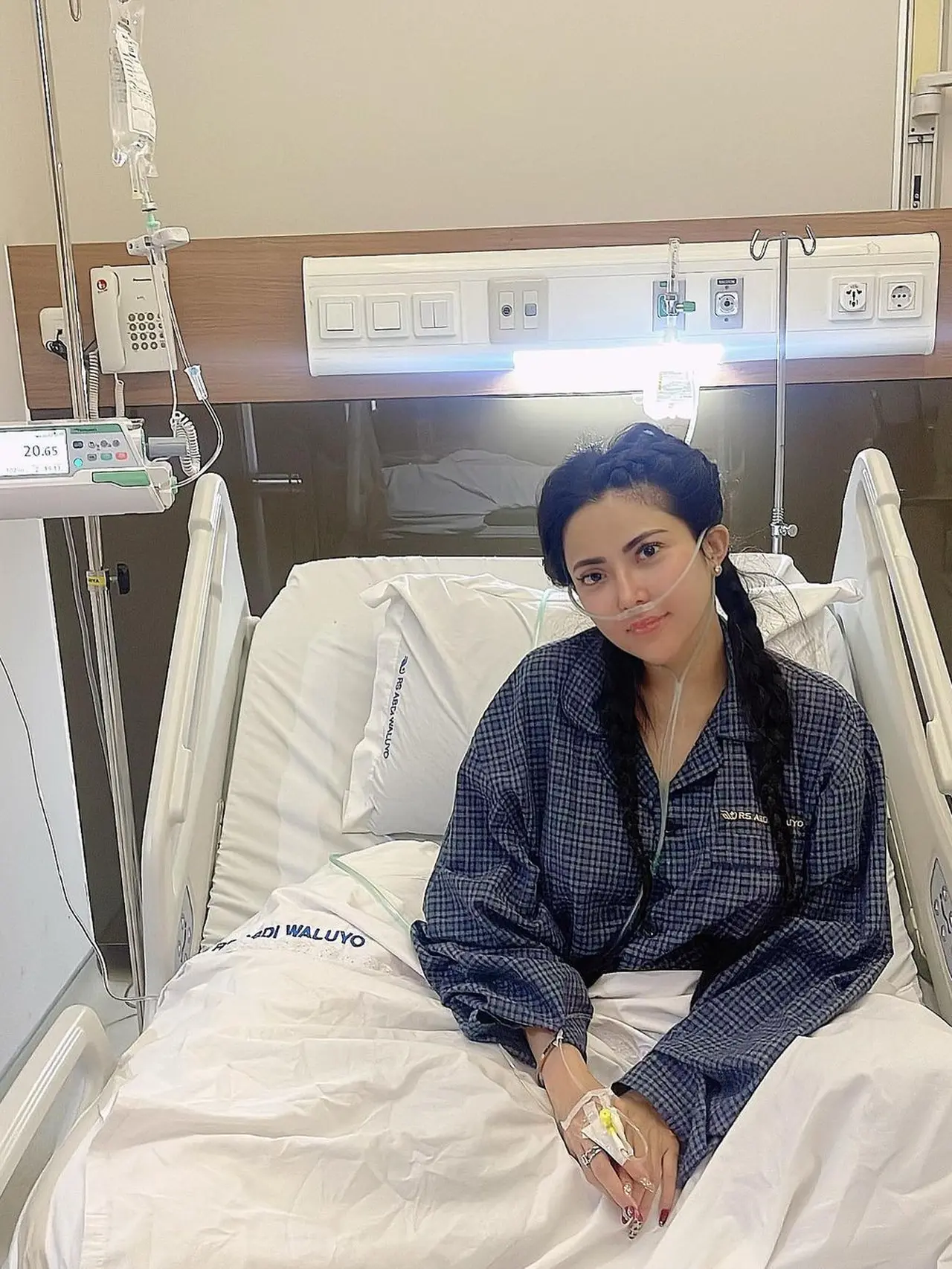 6 Potret Kondisi Ayu Aulia Dirawat di RS Idap Leukimia dan Peradangan ...