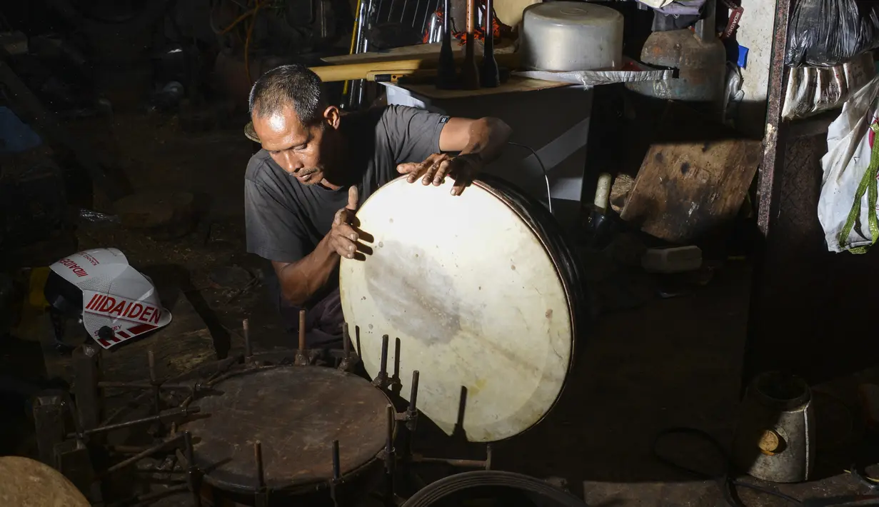 FOTO: Geliat Perajin Alat Musik Tradisional di Aceh - Foto Liputan6.com