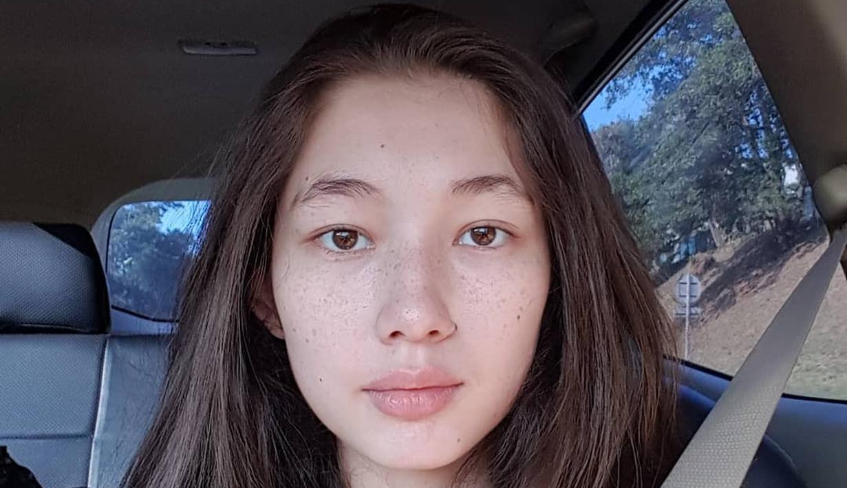 FOTO: Gaya Devina Aureel Tanpa Makeup, Selalu Memesona - Foto Liputan6.com