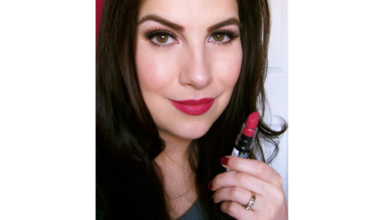 Tips Memilih Lipstik Berdasarkan Warna Rambut