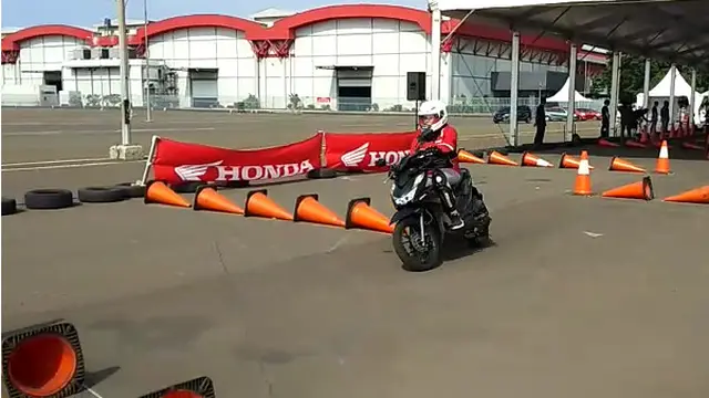 Kesan Pertama Tunggangi Honda BeAT Terbaru - Otomotif Liputan6.com