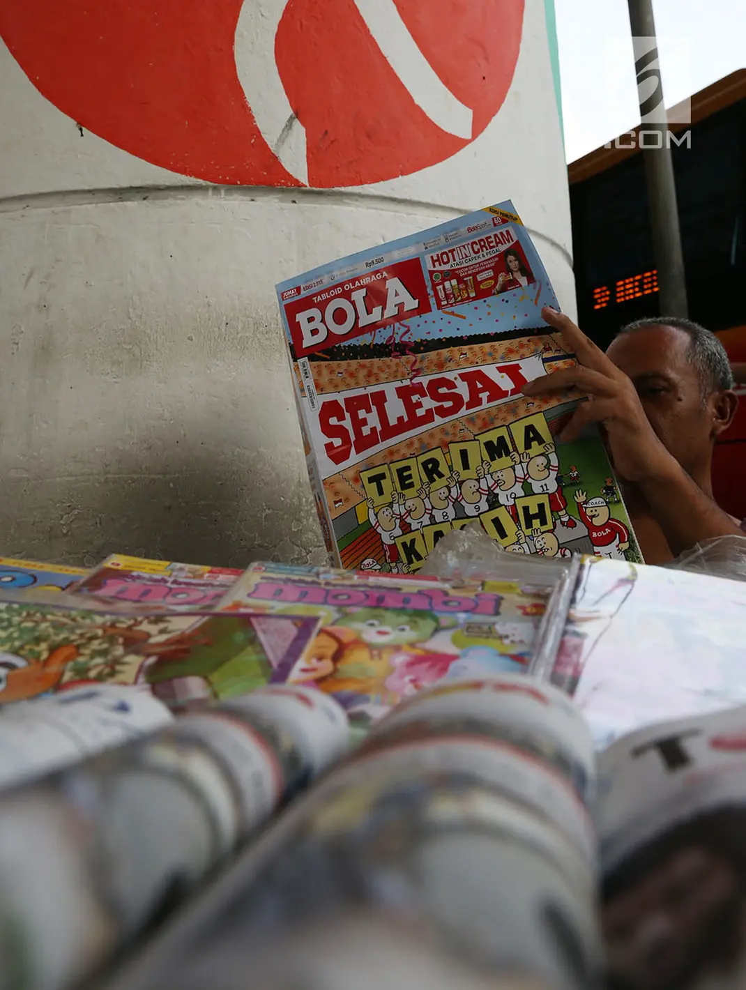 FOTO: Terbitkan Edisi Terakhir, Tabloid Bola Ucapkan Terima Kasih ...