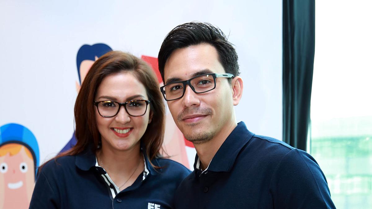 Darius - Donna Agnesia Bekali Anak dengan Bahasa Inggris