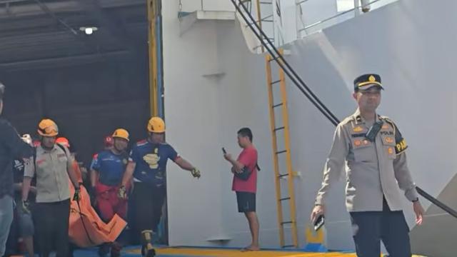 Kapal Feri Mendadak Miring Saat Bersandar di Balikpapan, 3 Penumpang ...