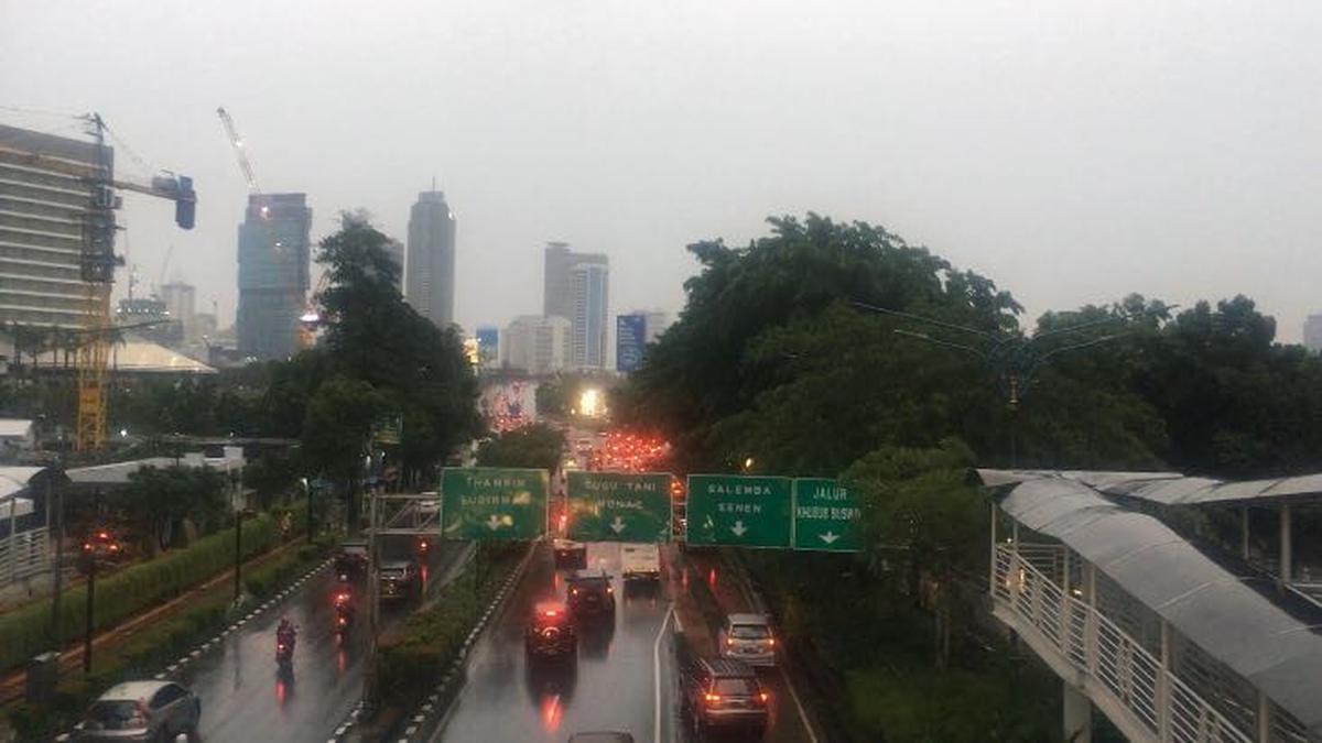 Banjir Kembali Rendam Jalan HR Rasuna Said - News Liputan6.com