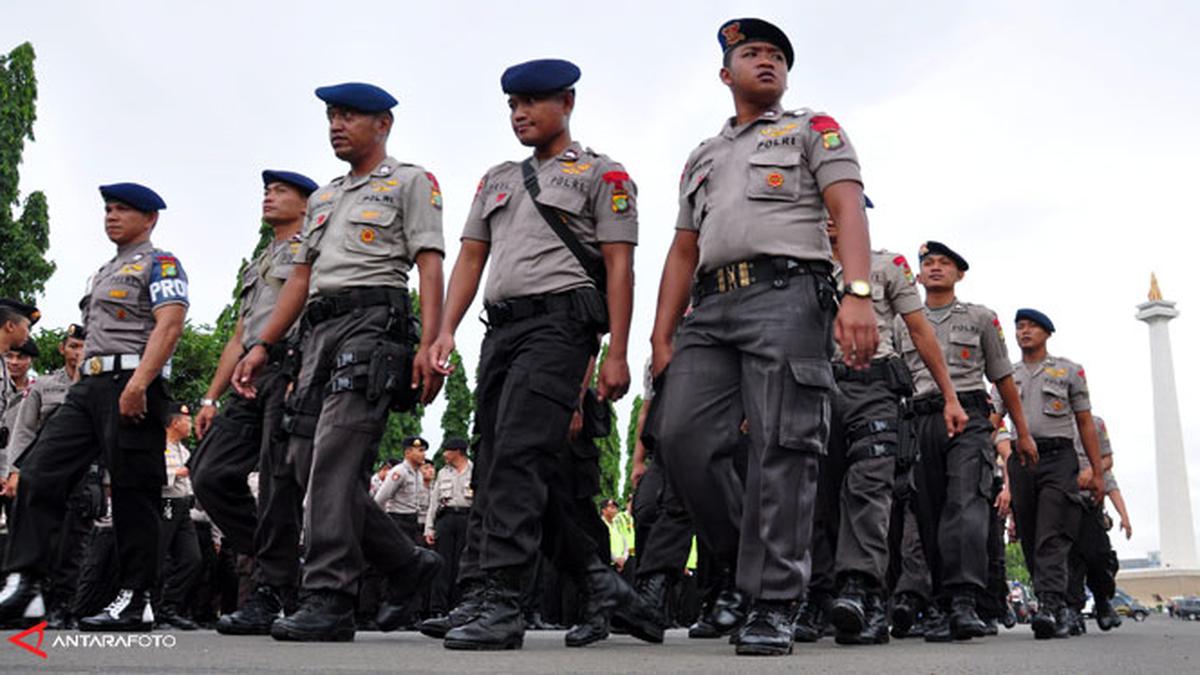 9.000 Polisi Disiapkan dalam Aksi Buruh Besok - News Liputan6.com