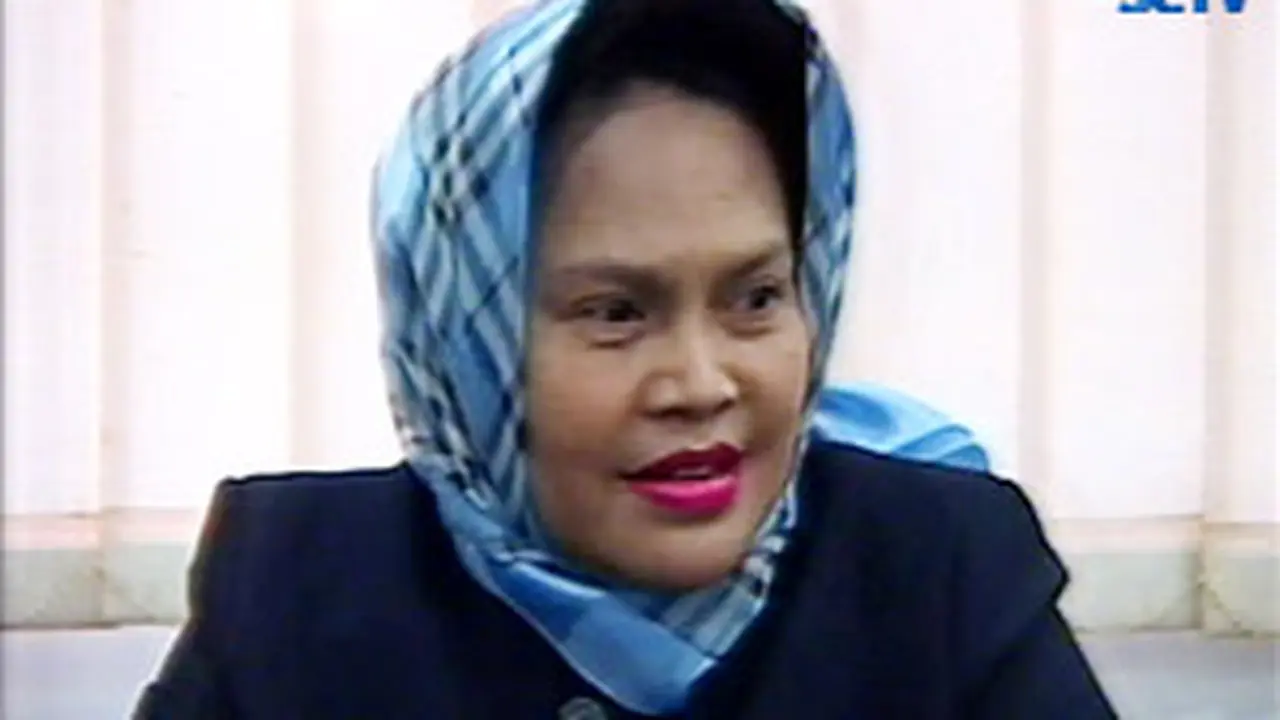 Hetty Koes Endang Menengok Suami - ShowBiz Liputan6.com