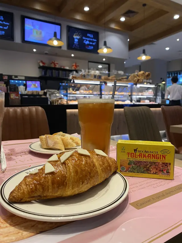 Sido Muncul dan PAUL Ciptakan Menu Croissant Tolak Angin Pertama di ...