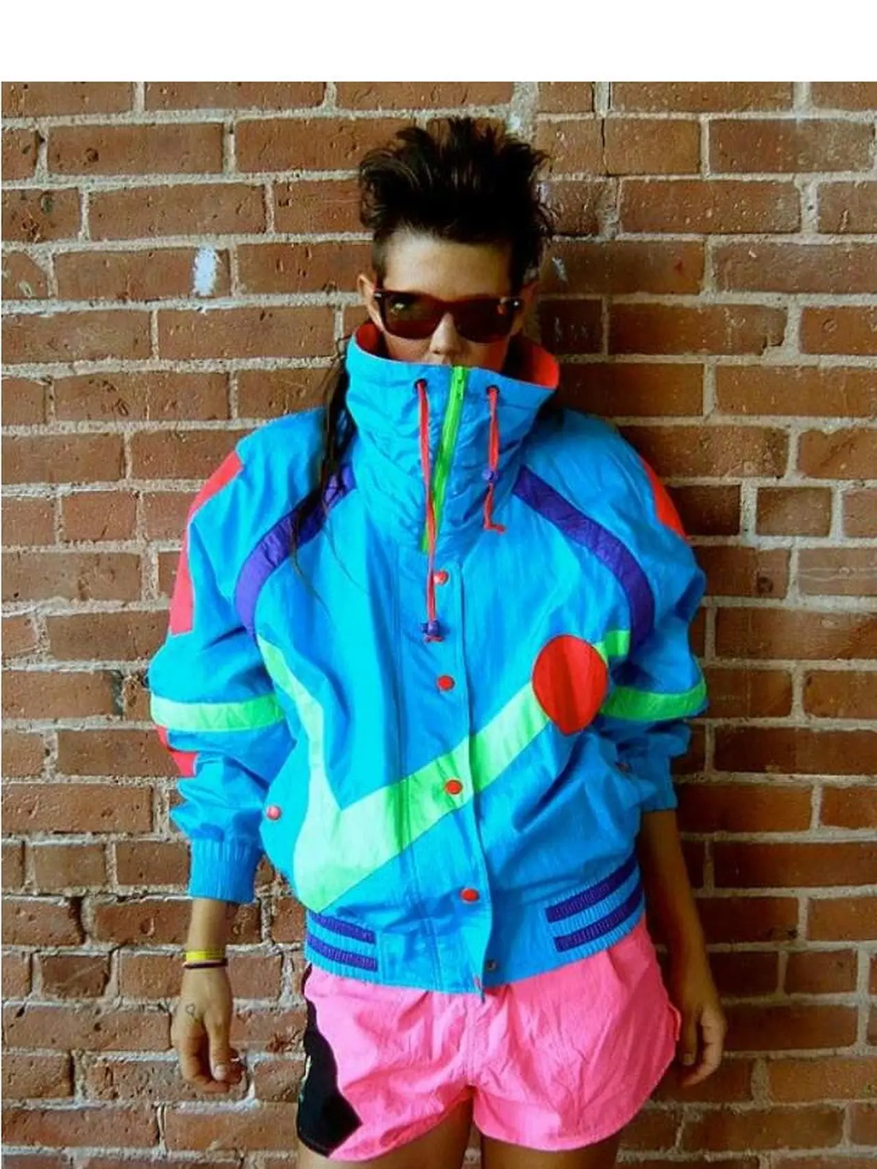 8 Gaya Fashion Era 90-an Ini Masih Cocok Dipakai Sekarang - Citizen6 ...