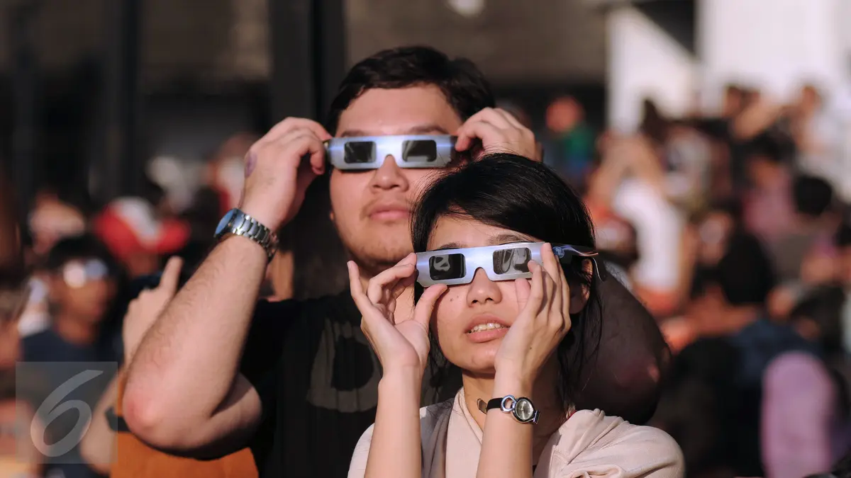 Berita Gerhana Matahari di Jakarta Hari Ini - Kabar Terbaru Terkini | Liputan6.com