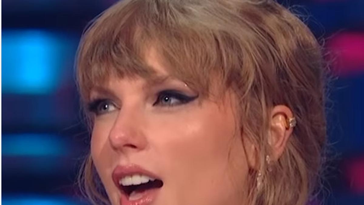 Awal Mula Tren Gelang Persahabatan Taylor Swift