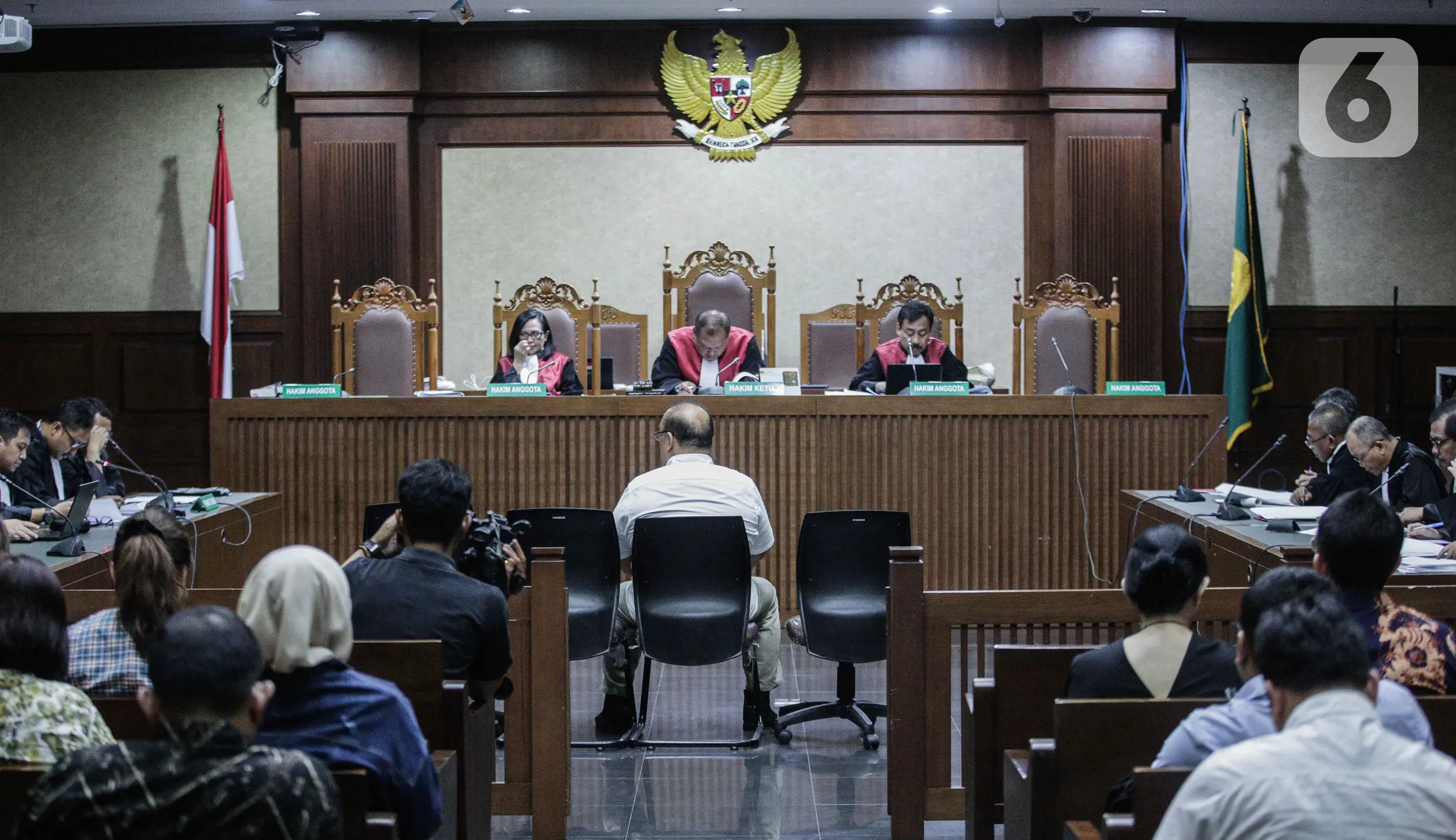 FOTO: Aspidum Kejati DKI Agus Winoto Didakwa Terima Suap Rp 200 Juta ...