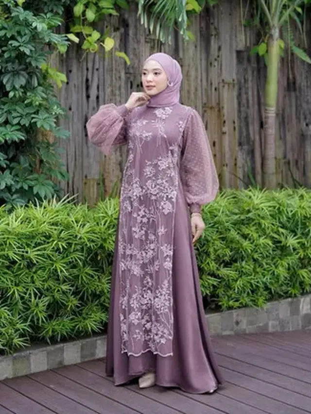 7 Rekomendasi Model Baju Brokat Wanita yang Pas untuk Berbagai Acara ...