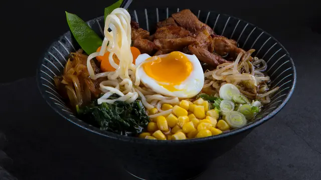 5 Resep Ramen ala Rumahan Sederhana dan Enak - Food Fimela.com