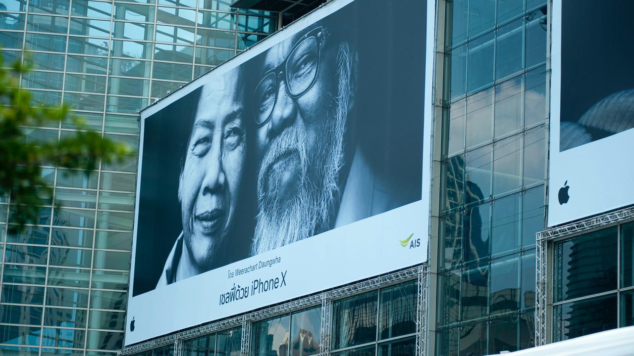 Baliho Adalah: Ciri-Ciri, Fungsi, Jenis, Contoh, dan Cara Membuatnya