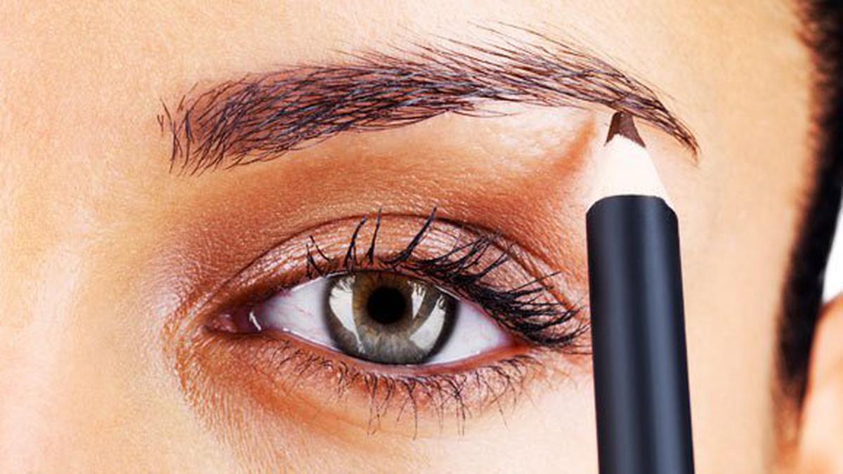 Muncul Ketombe di Alis Mata? Awas, Ini Penyebabnya!