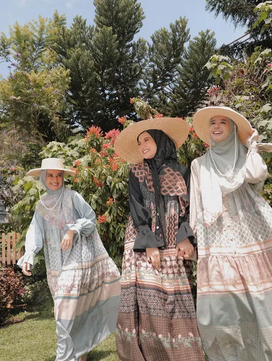 Potret Laudya Cynthia Bella Bersama Shireen dan Zaskia Sungkar, Kompak Seperti Kakak Adik - Foto ...