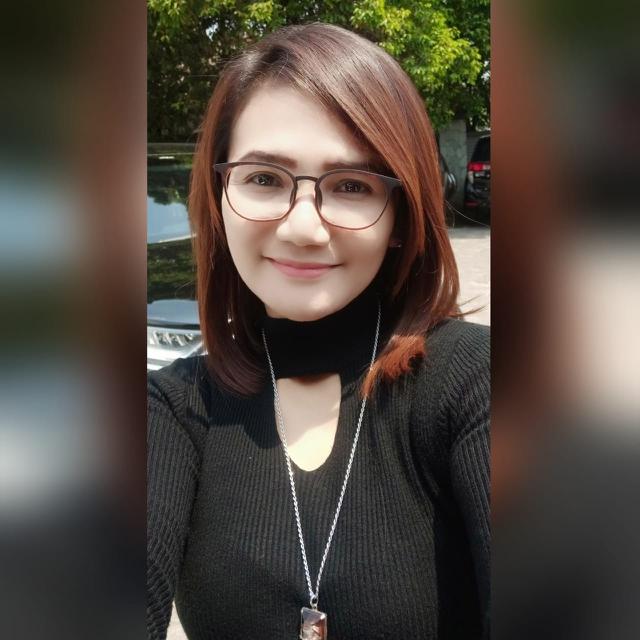 Nina W Jadi Penyanyi Satu-Satunya yang Syuting Video Klip di MRT ...