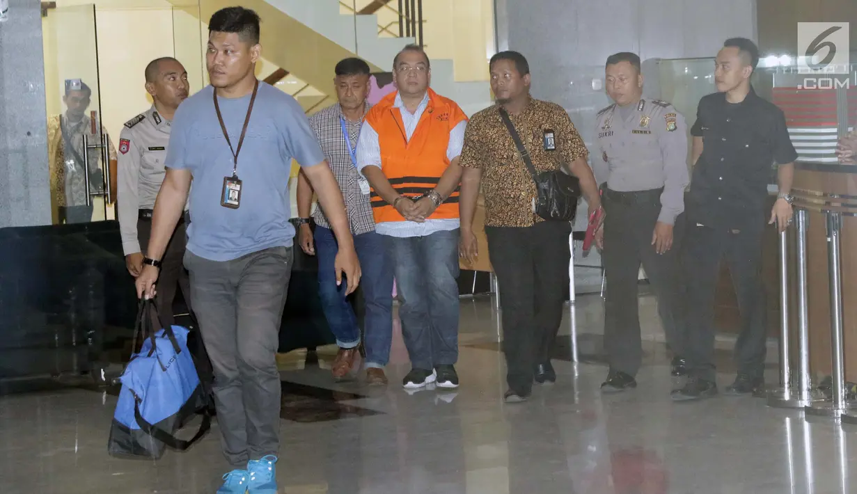 FOTO: KPK Tahan Aspidum Kejati DKI Jakarta - Foto Liputan6.com