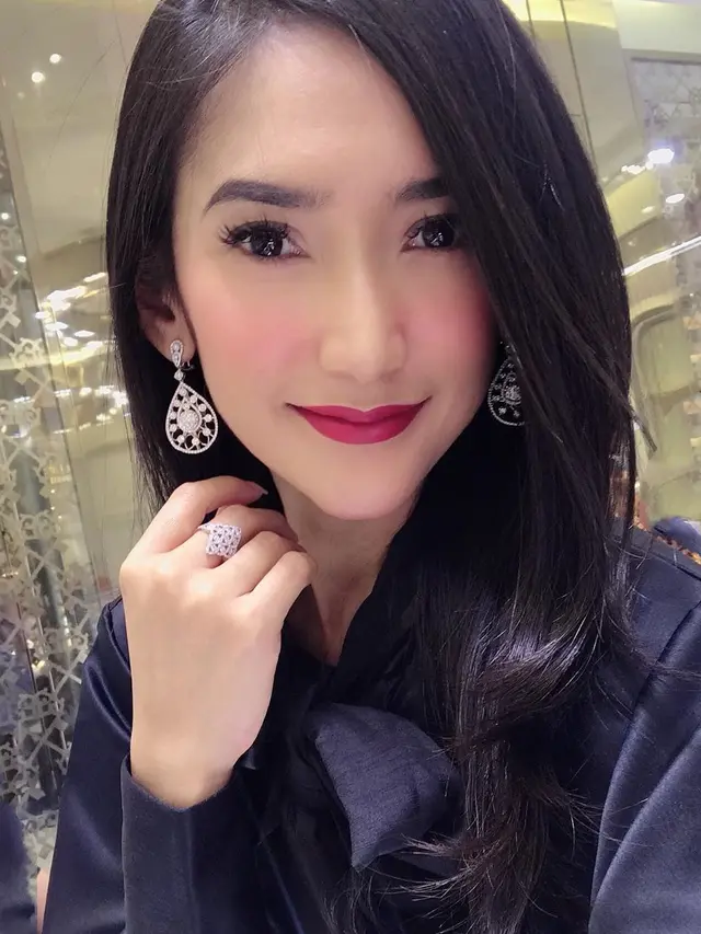 7 Potret Terbaru Zora Vidyanata Pemeran Sinta di Sinetron Intan, Bikin ...