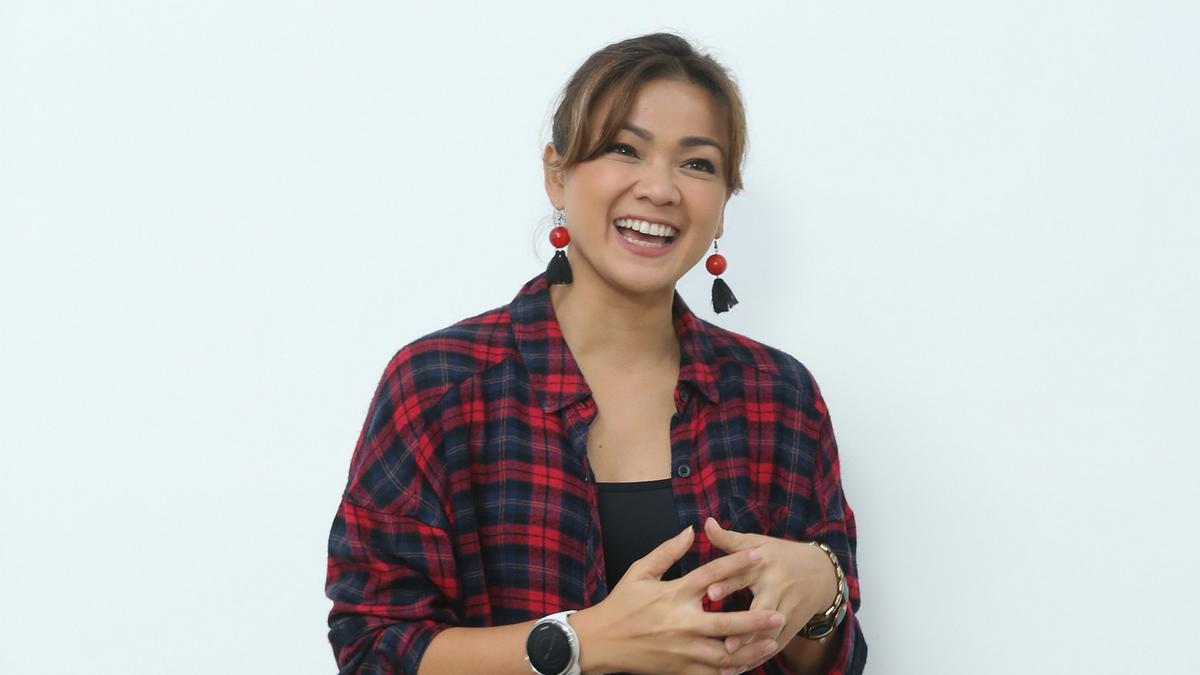 Cerita Nirina Zubir Sempat Cabut Empat Gigi Gingsul - Entertainment Fimela.com