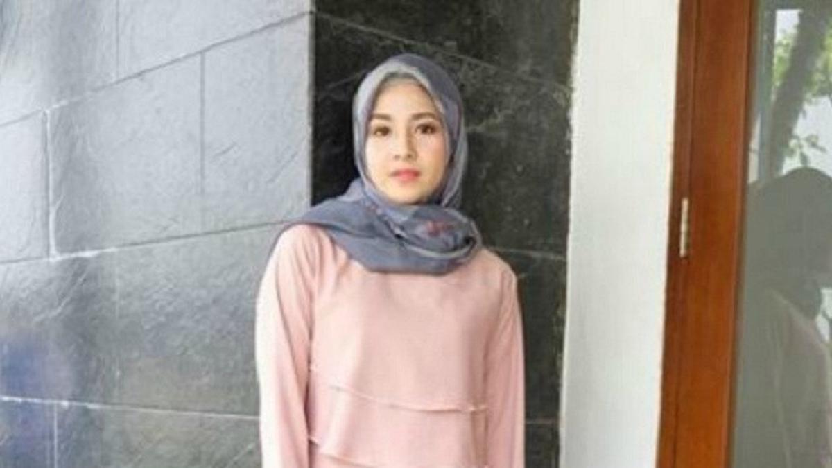 Mau Ketemu Calon Mertua, Padu-padan Hijab Outfit Ini Mencuri Perhatian
