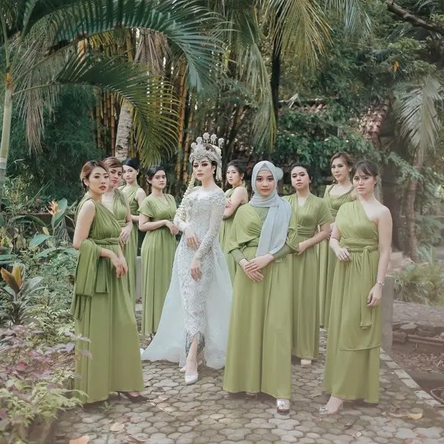 7 Potret Pernikahan Ryan Mantan Zaskia Gotik, Busana Didominasi Warna ...