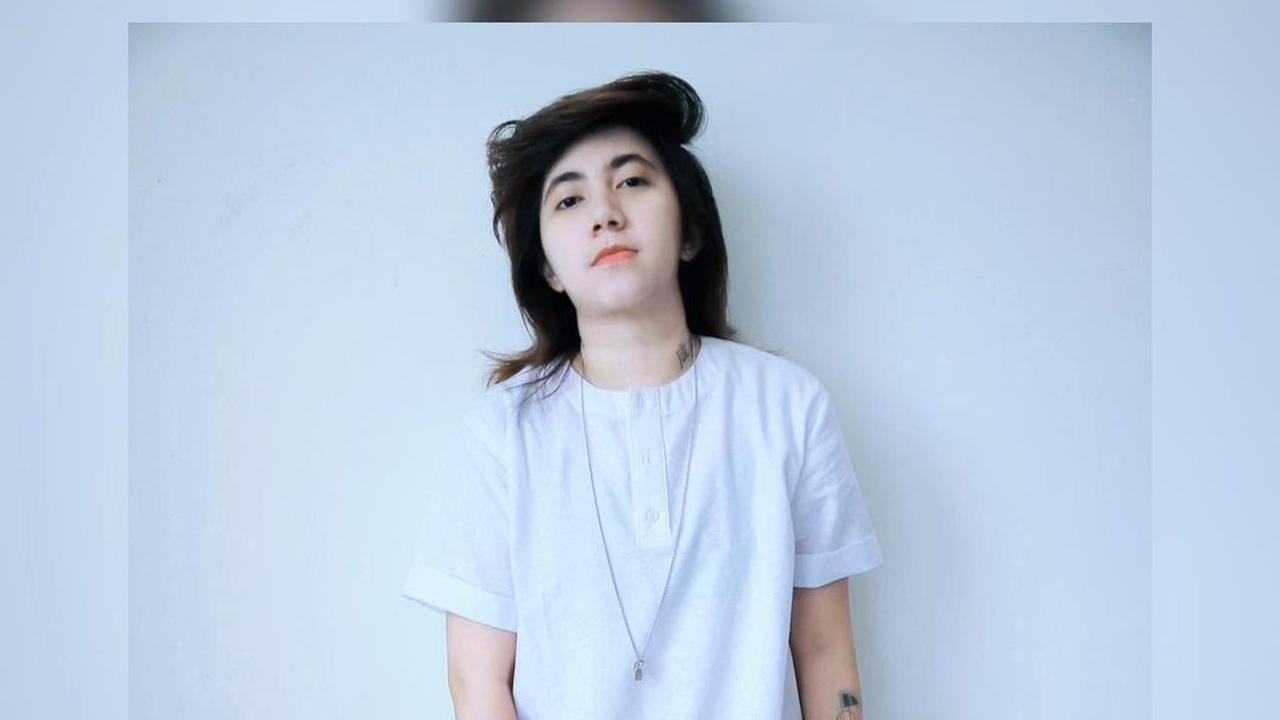 Penyanyi Dera Siagian Jatuh Cinta Pada Oseng Mercon, Otomatis Kangen ...