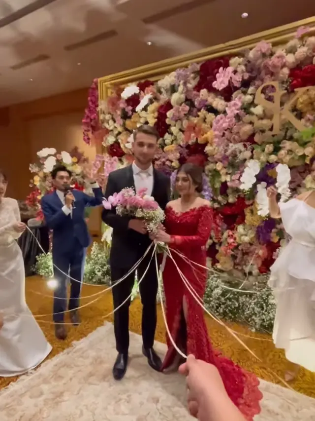 10 Potret Pernikahan Sarah Keihl dan Killian Potter, Sosok Suami ...