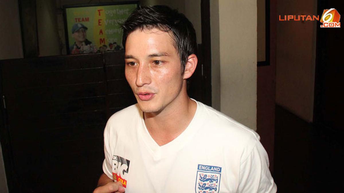 Mike Lewis Sekarang Punya Banyak Uang