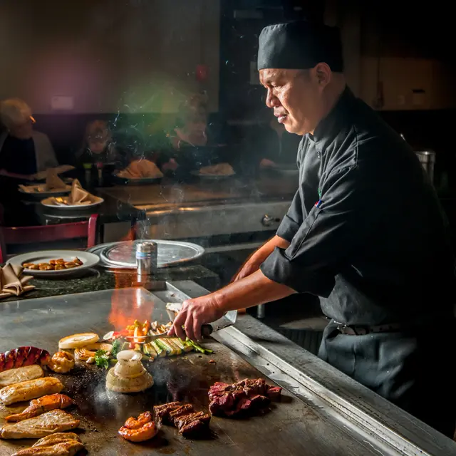 Mengenal Teppanyaki: Seni Memasak Jepang yang Memukau - Feeds Liputan6.com
