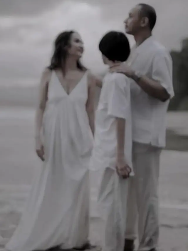 Bagi Pesan Haru di Hari Pernikahan, Ini 6 Potret BCl, Noah Sinclair dan Tiko Aryawardhana - Hot ...