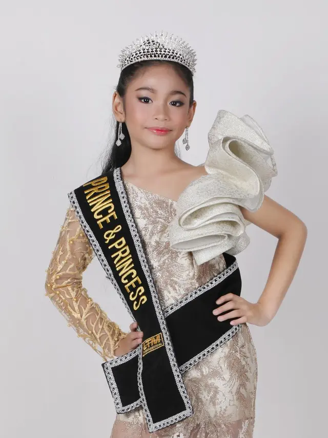 Mengenal Sasha Model Cilik yang Akan Ikuti Kejuaraan Model ...