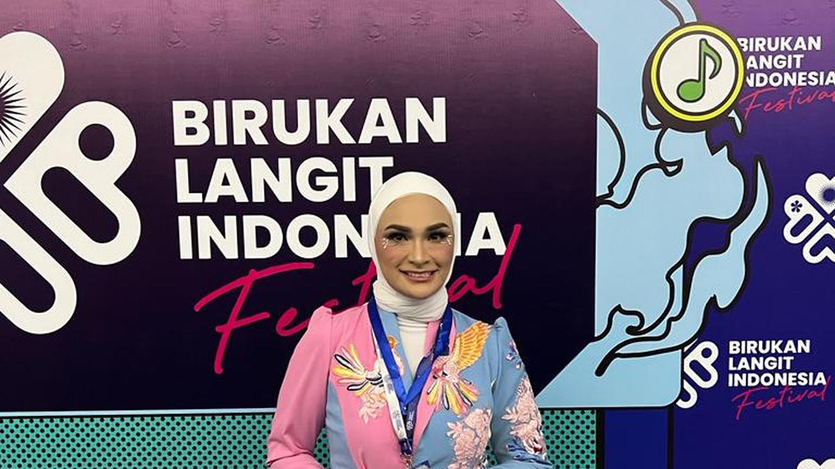 Putri Zulkifli Hasan Datangi Konser Birukan Langit Indonesia, Berikan ...