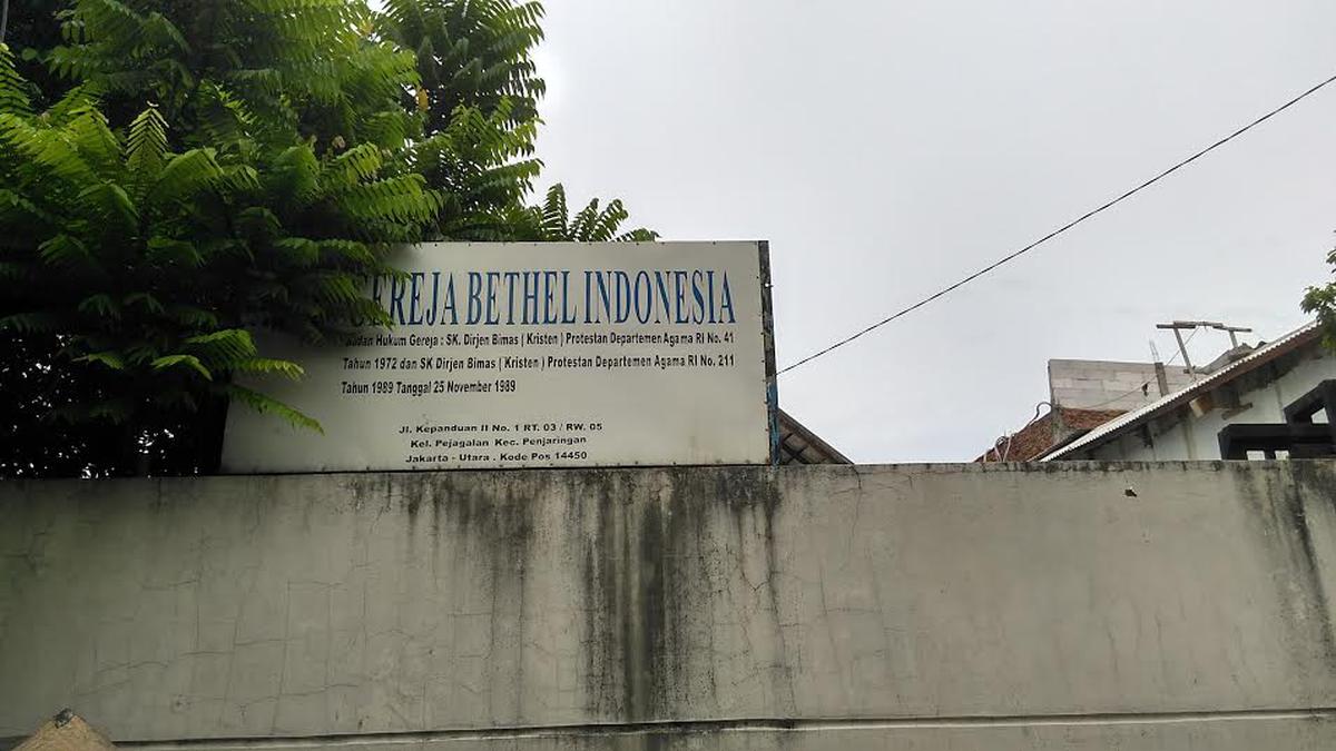 Ibadah Terakhir Gereja Tertua di Kalijodo